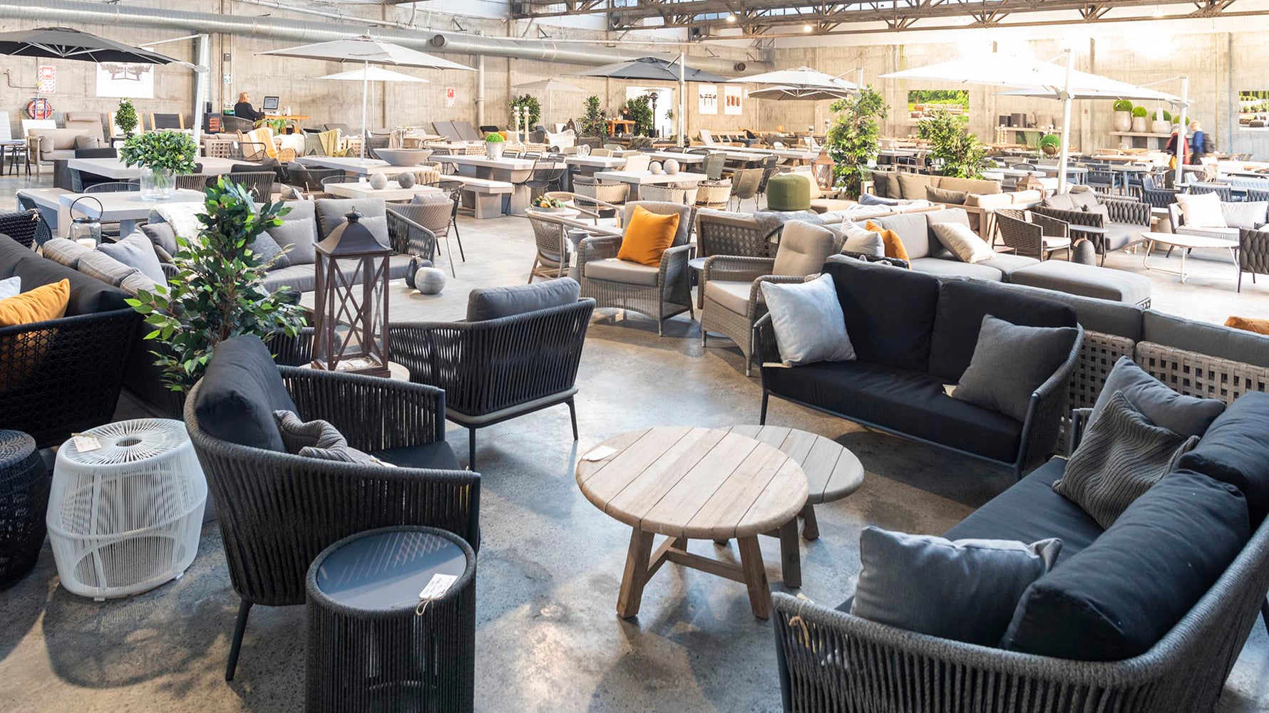 About Us: Quality Outdoor Furniture by Design Warehouse NZ